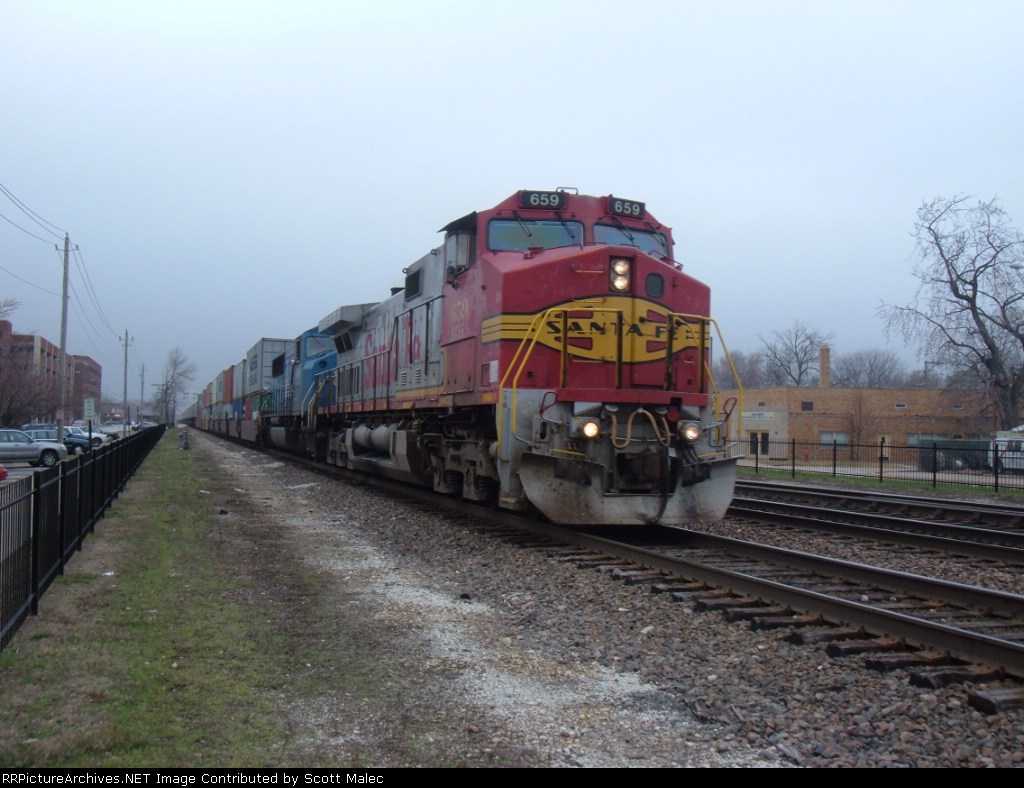 BNSF 659 & NS 6784